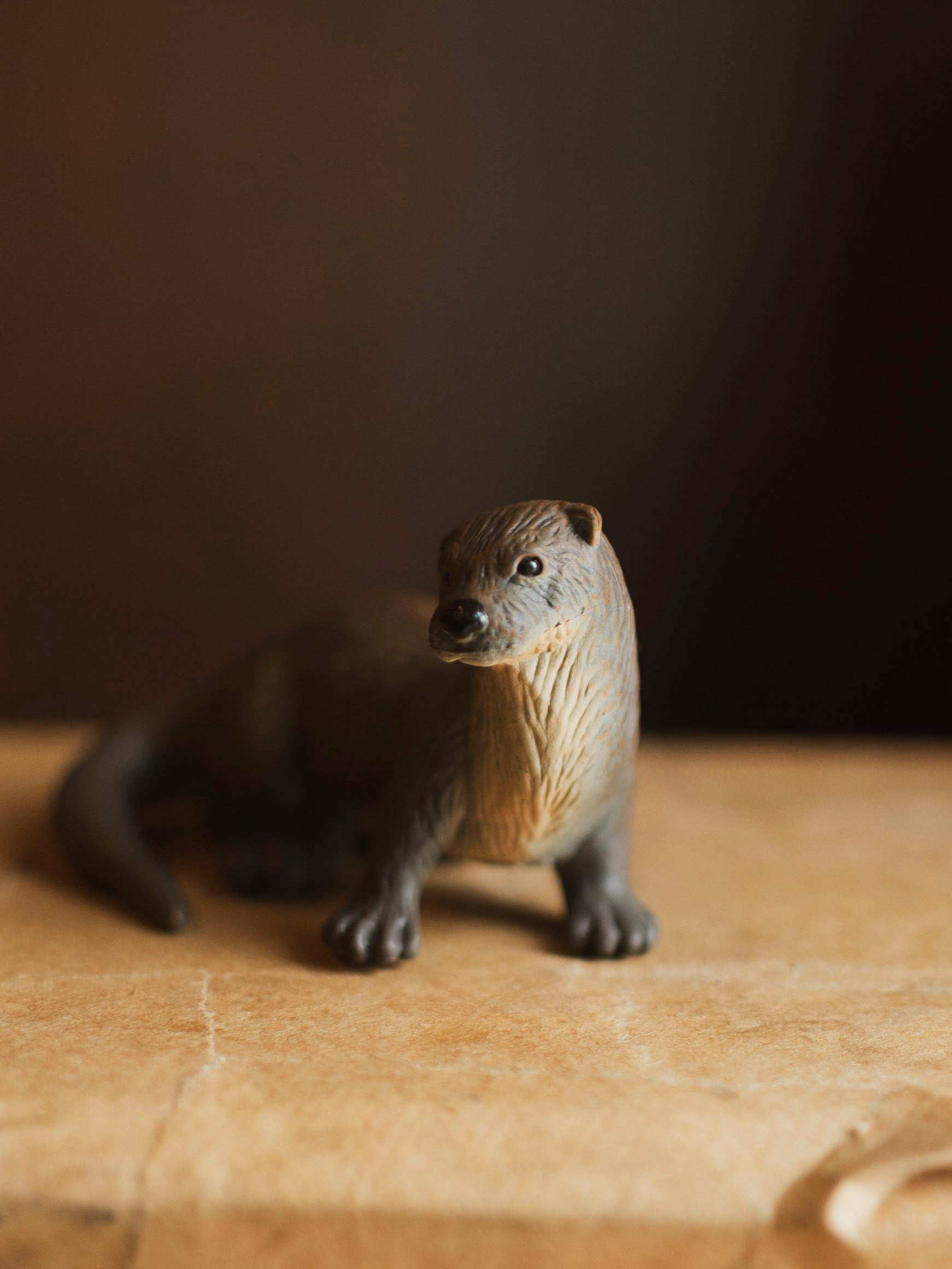 River Otter Figurine, HD784 – Black Moth