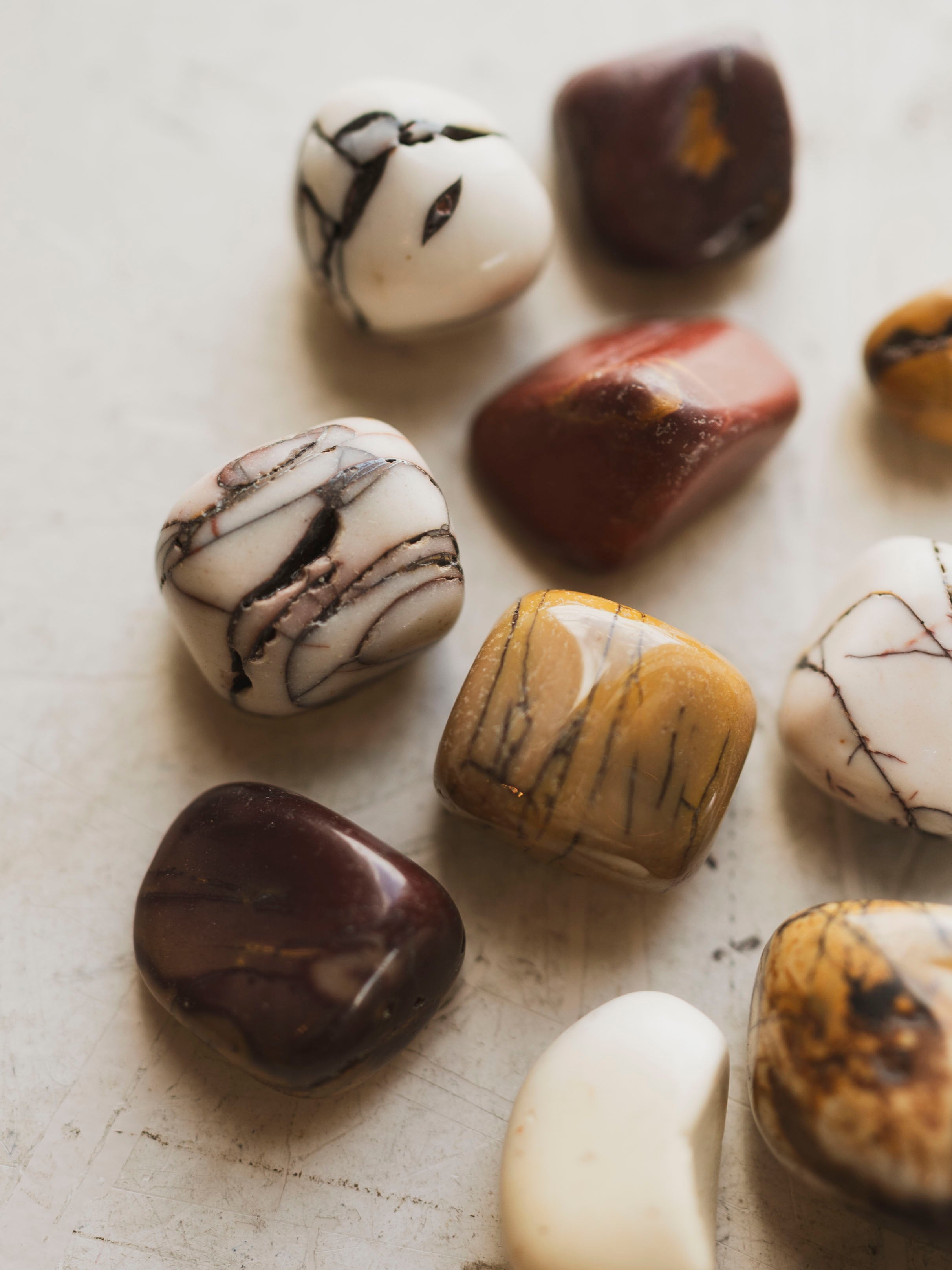 .25-1" Polished Mookaite, RM3010 – Black Moth