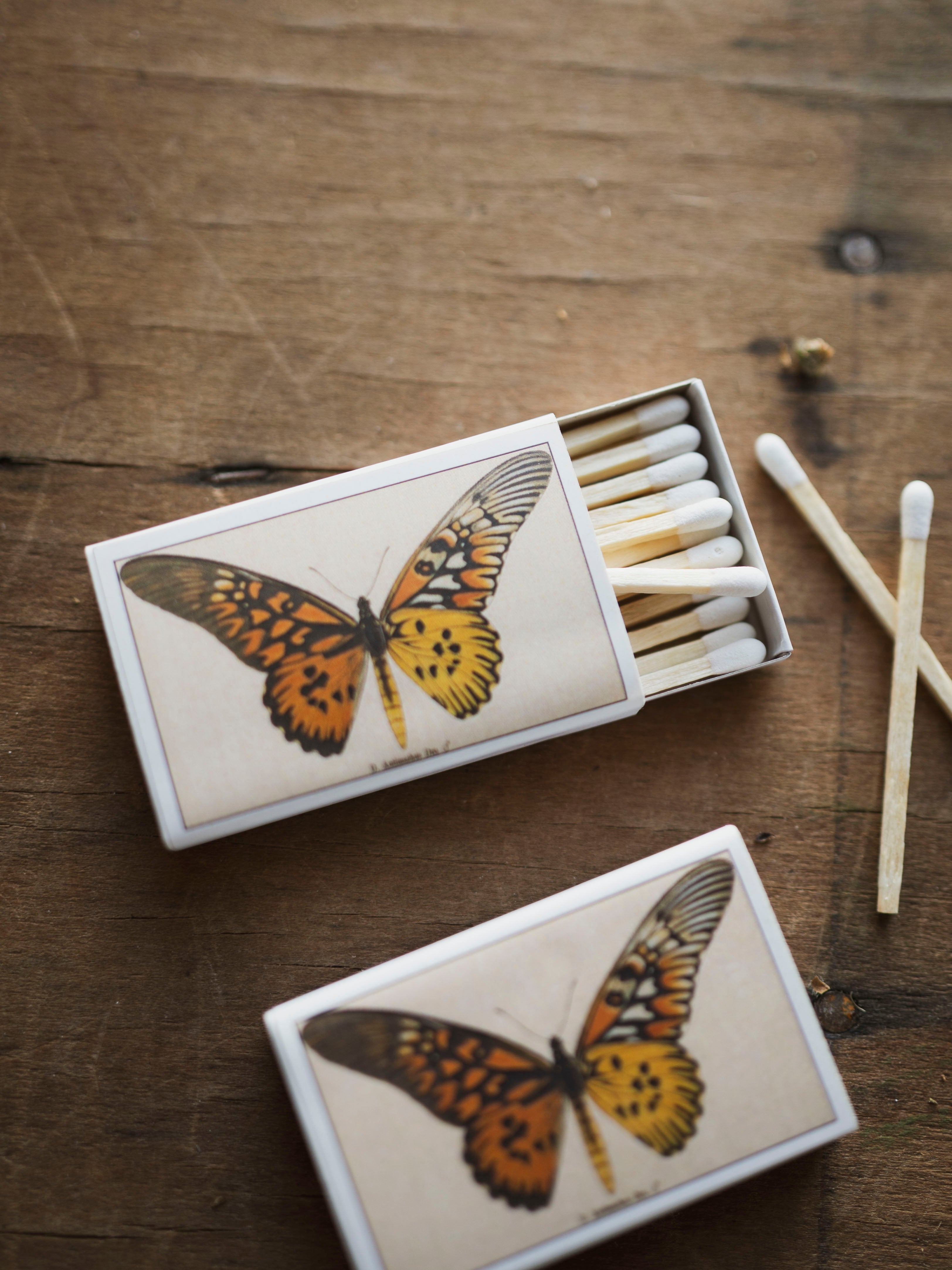 Mini Orange Butterfly Matchbox, HD477 – Black Moth