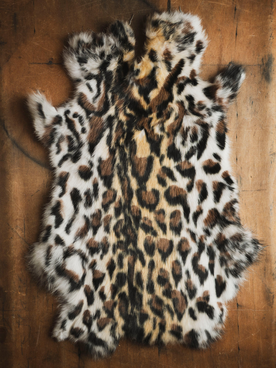 Assorted Painted Rabbit Pelt, TA389 – Black Moth